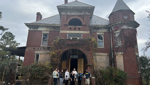 The history of Dunnington Mansion: Longwood students tell an old story ...