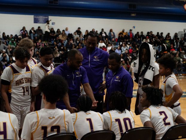 Prince Edward Middle School holds on, advances to championship | The ...